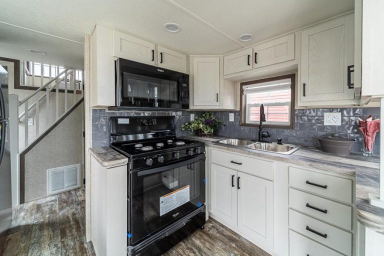 Anglin-Greenview-country_manor_16001_17_of_34_960_11 - Park Models ...